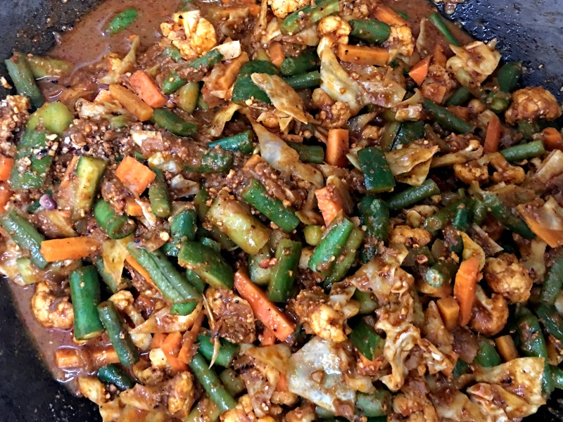 Acar Awak – Nyonyalicious